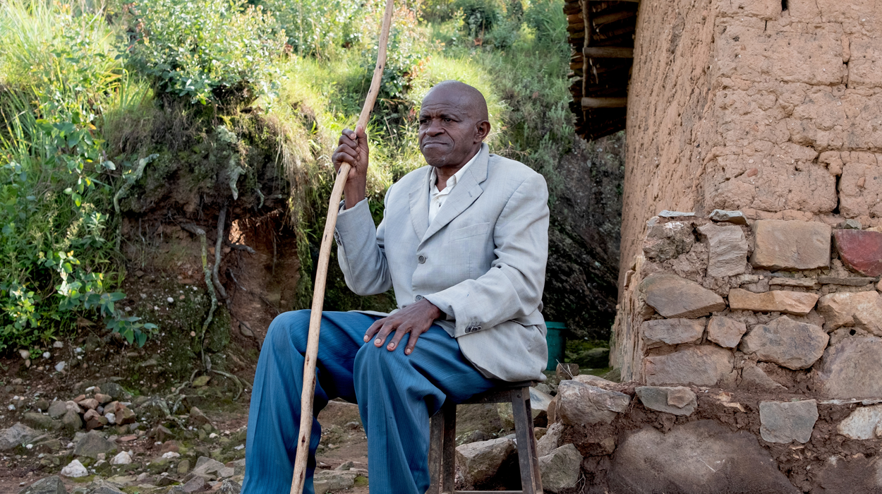 Living in rural Rwanda: sight-saving treatment out of reach | CBM UK